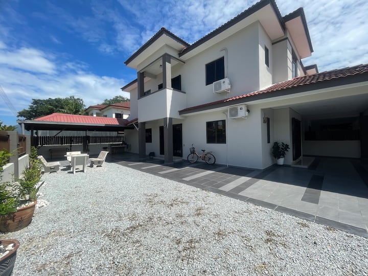 Ipoh Calm Corner Homestay | 12-15 Pax | 4 Bedroom - Ipoh