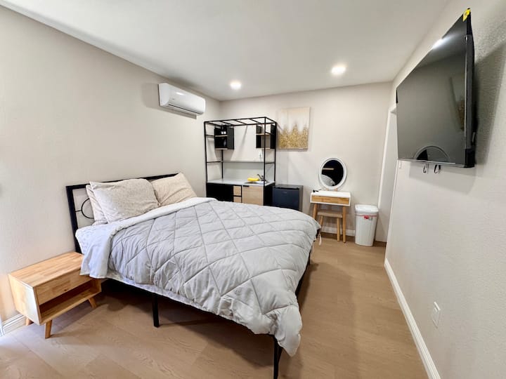 House With Private Bathroom C-d - Rosemead, CA