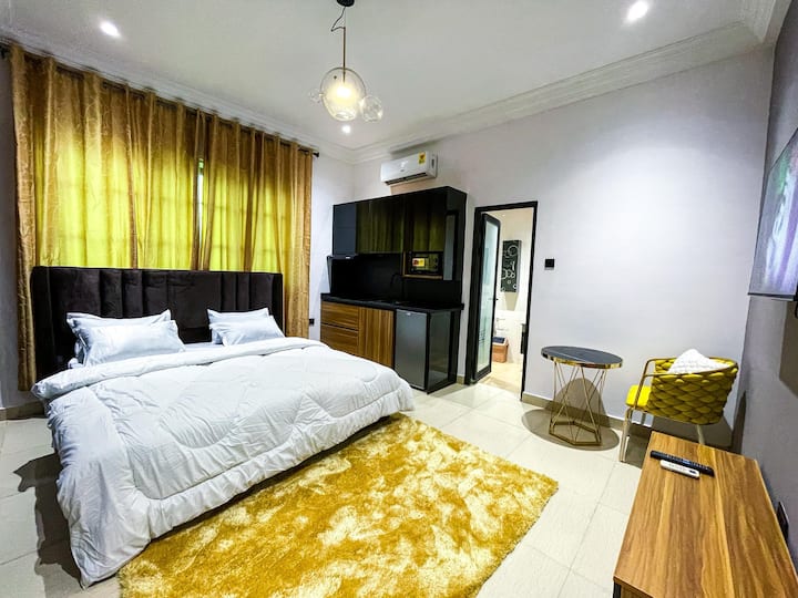 Modern Studio East Legon - Accra
