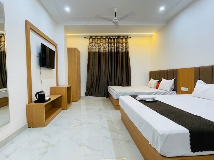 Pilgrim Family Suite - Amritsar