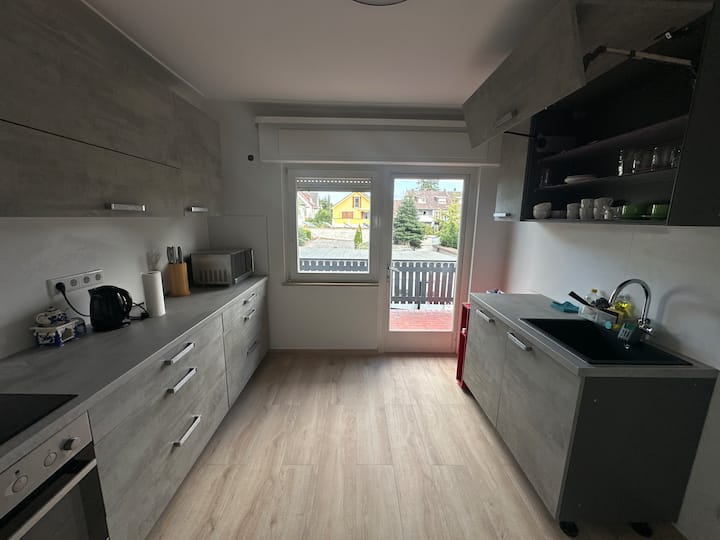 Frisch Renoviertes Apartment Mit Balkon - Langen