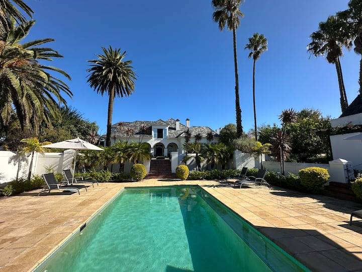 Large Apartment With Private Terrace (Pool Access) - Stellenbosch