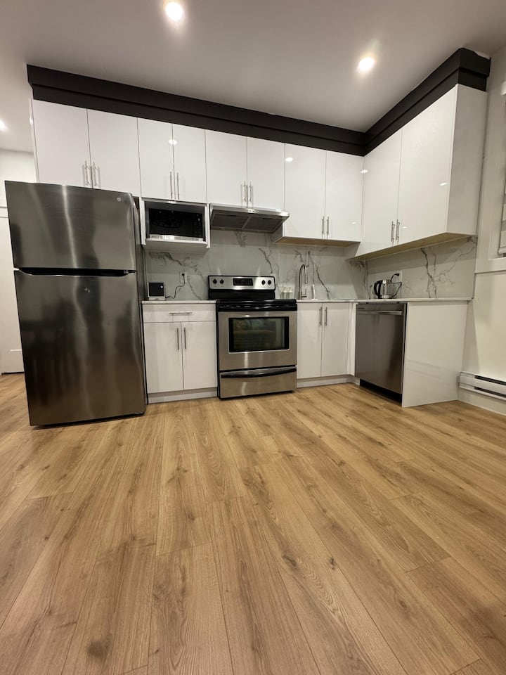 Brand New Fully Private Garden Suite 2 - Delta