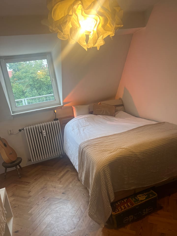 Kleine Dachgeschoss Wohnung - Neuried