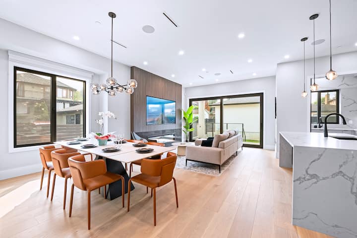 No.6 Residence｜luxury New Home | Near Downtown - Grouse Mountain