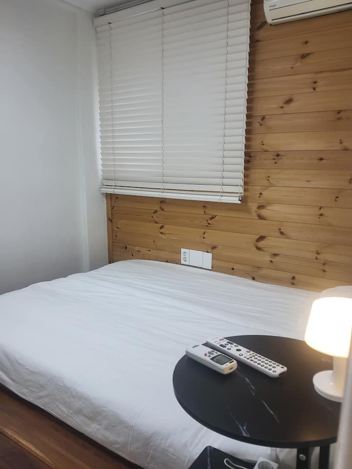 204[첨성대,대릉원,황리단길 도보10분,성동시장1분거리 아늑한숙소입니다] - 황성동