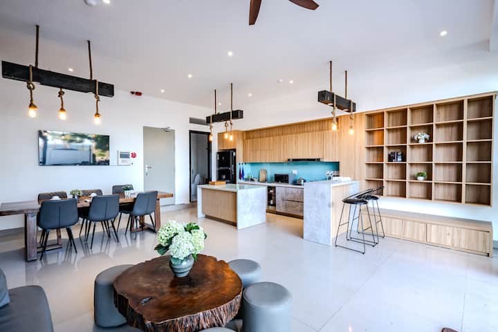 Biệt Thự Ocean View | ĐốI Diện Bờ Biển | Max 18pax - Da Nang, Province, Vietnam
