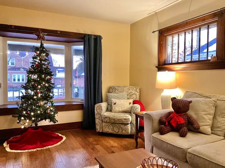 Hammernick Haus | Festive Holiday Retreat, 1.5 Ba - Two Rivers, WI