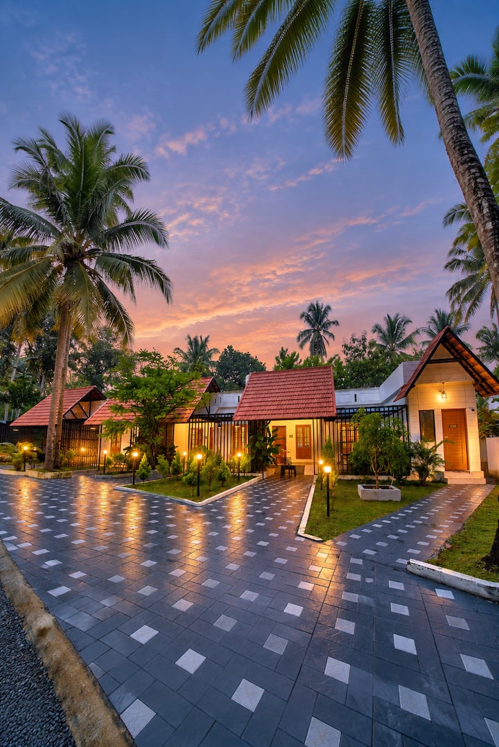 Varkala Private Pool Villa Near Beach - Varkala