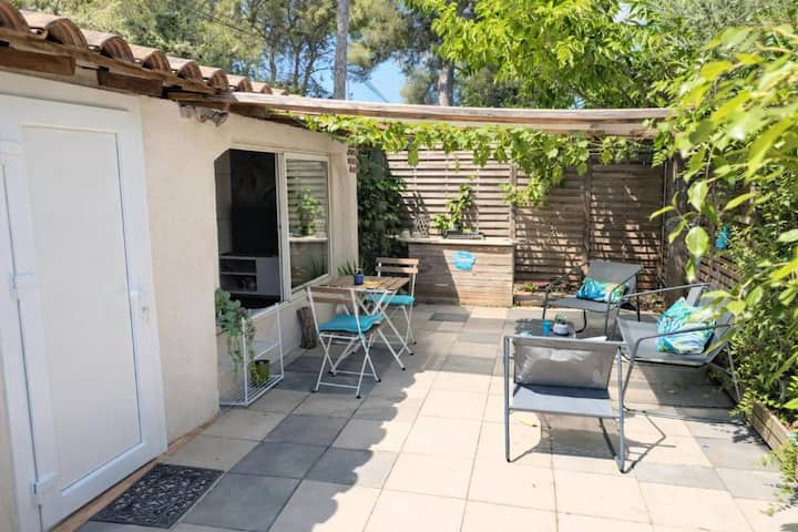 Studio Calme Avec Terrasse Privative – Aubagne - Aubagne