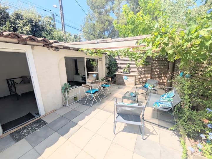 Studio Calme Avec Terrasse Privative – Aubagne - Aubagne