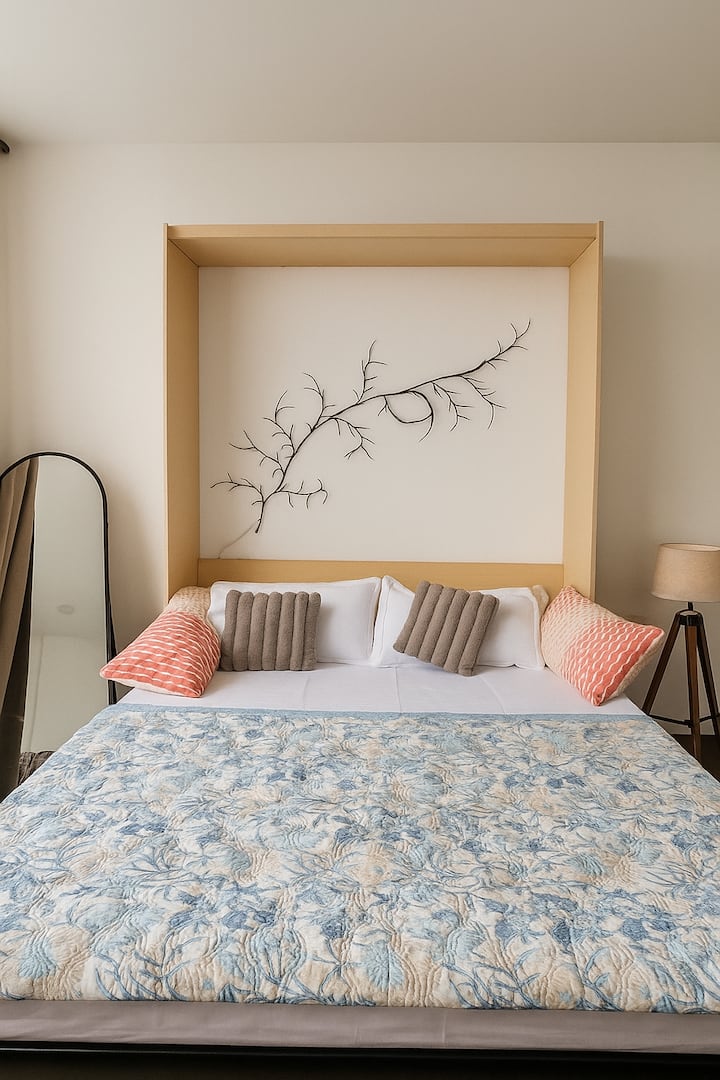 Cozy Cloud: High-rise Retreat Near Chandigarh - Zirakpur