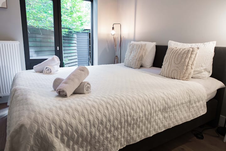 Bright 2br W/ Garden | Peaceful Stay In South - Diemen