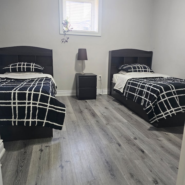Elegant 2 Bedroom Guest Suite - Brampton