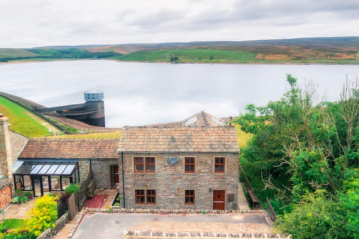 Charming Reservoir Cottage - Burnsall