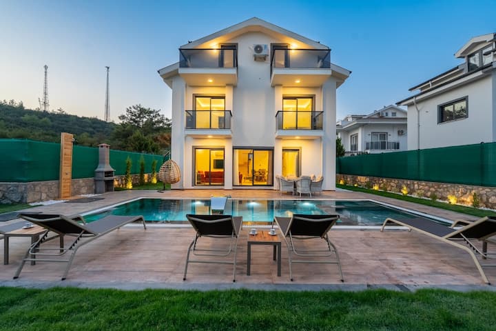 ÖLüdeniz'de ÇOcuk Havuzlu 3 Yatak Odalı Villa(llth - Ölüdeniz