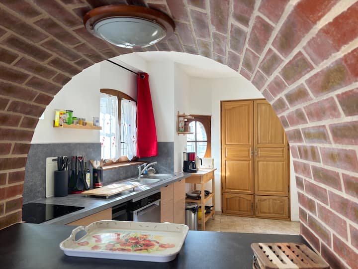 Aux Coquelicots De Champagne - Ay