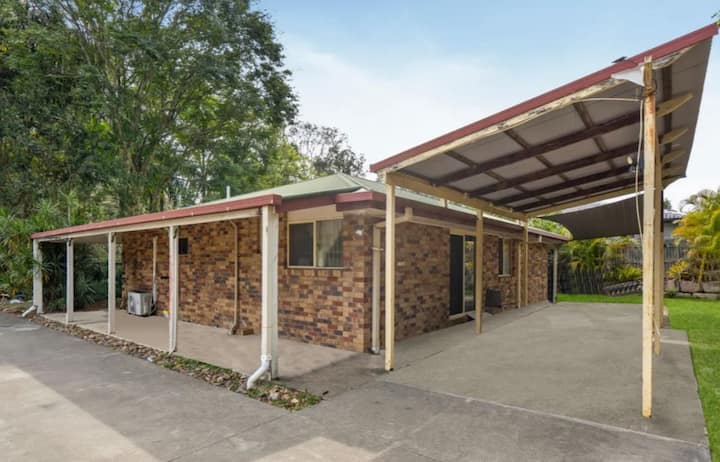 Crown Of Brisbane - Ipswich