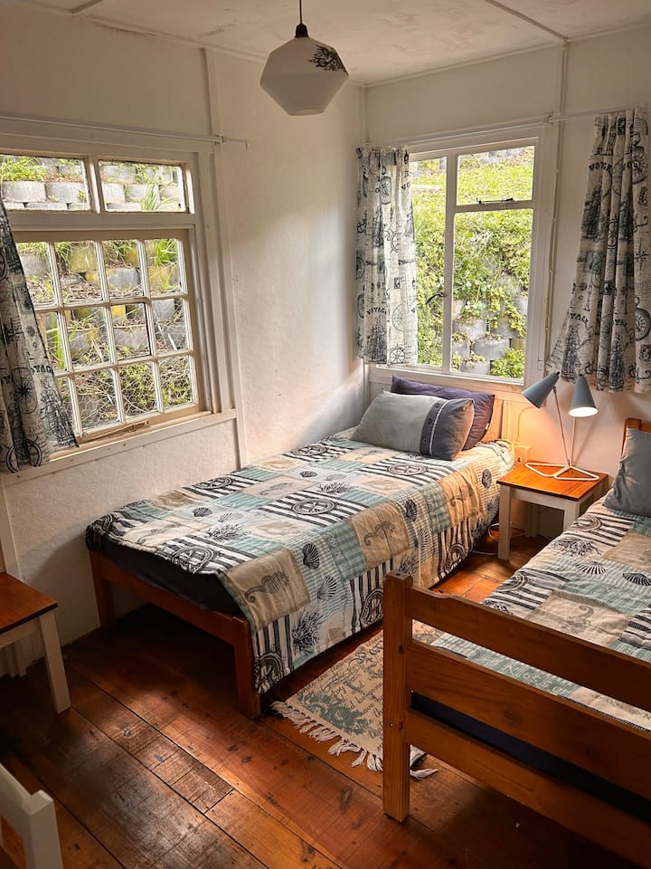 Ocean Vibe Riverfront Guestroom - Seafield
