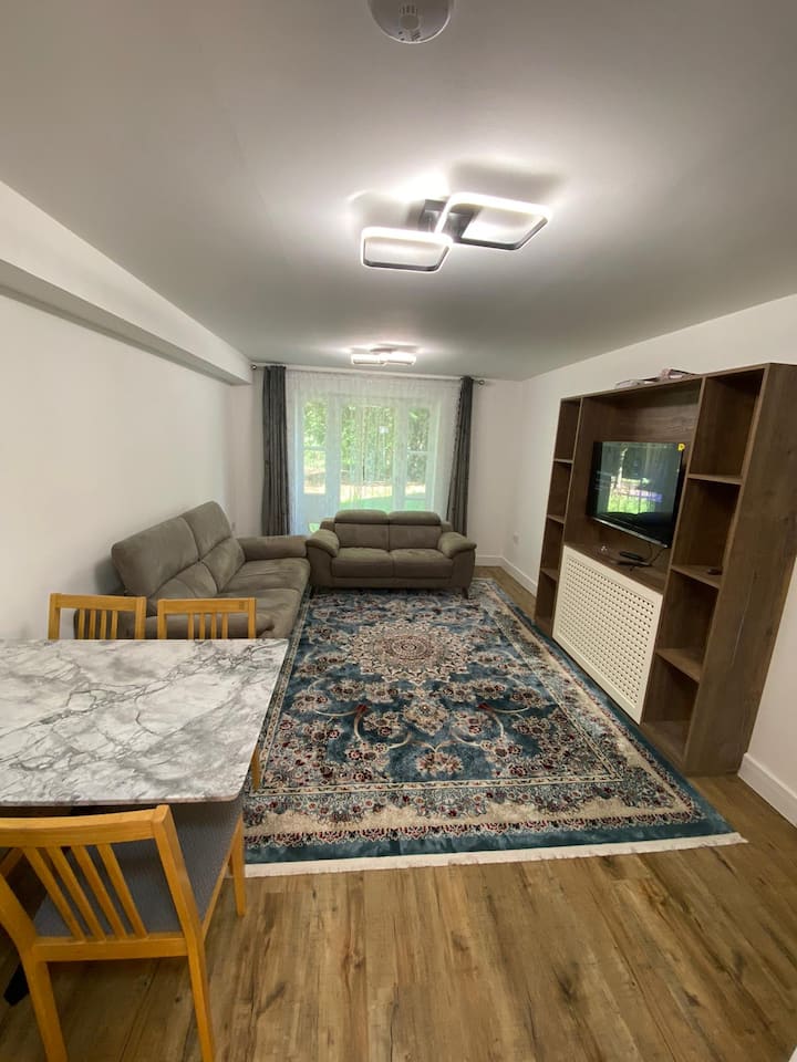Luxury 2 Bed Flat In Guildford - Watts Gallery - Artists' Village