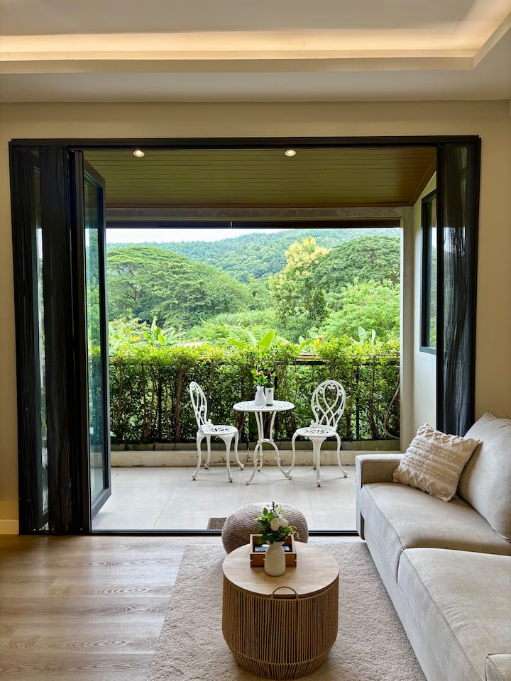 Villa 107 (2 Bedrooms+ Private Balcony & Patio) - Hang Dong