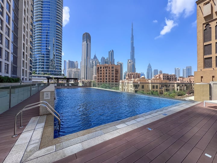 Downtown Luxe | 1br Dubai Mall+ Infinity Pool| Gym - Dubai