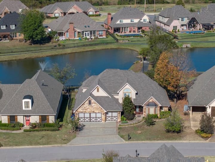 Lakeside Way Luxury Retreat - Van Buren, AR