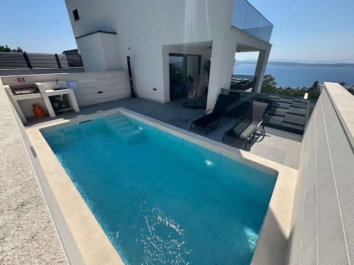Luxurious Sea-view 3br Apartment W/ Private Pool - Crikvenica
