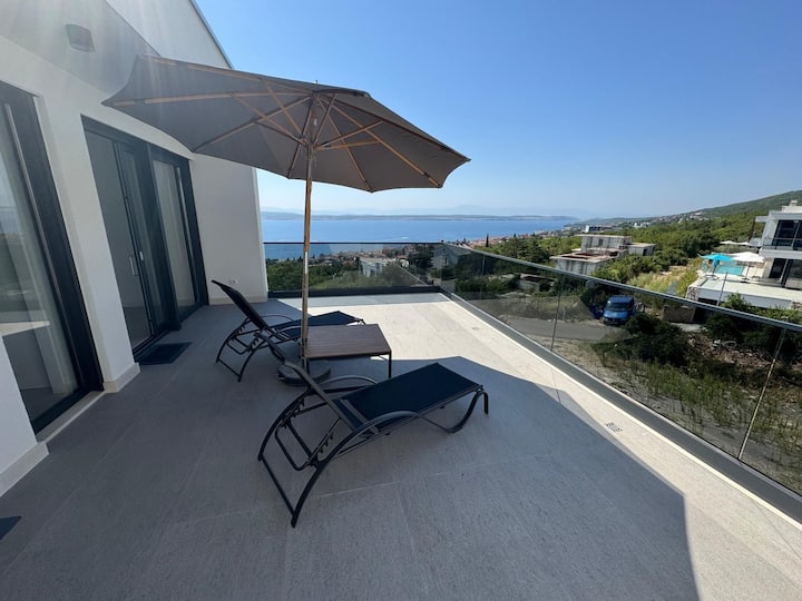 Luxurious Sea-view 3br Apartment W/ Private Pool - Crikvenica