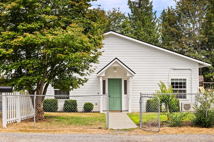 The Cottage - Marysville, WA