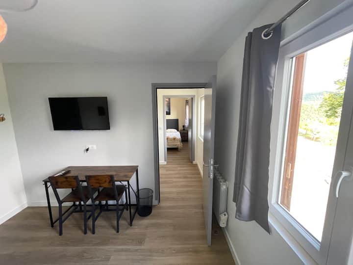 Chambre Le Renard • 4 Pers, Cosy & Jacuzzi - Moirans-en-Montagne