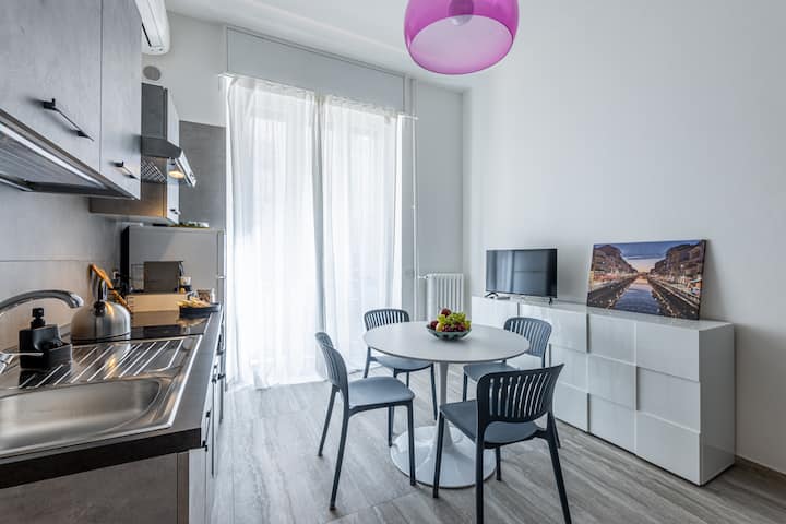 Lovely Home Navigli - Milan