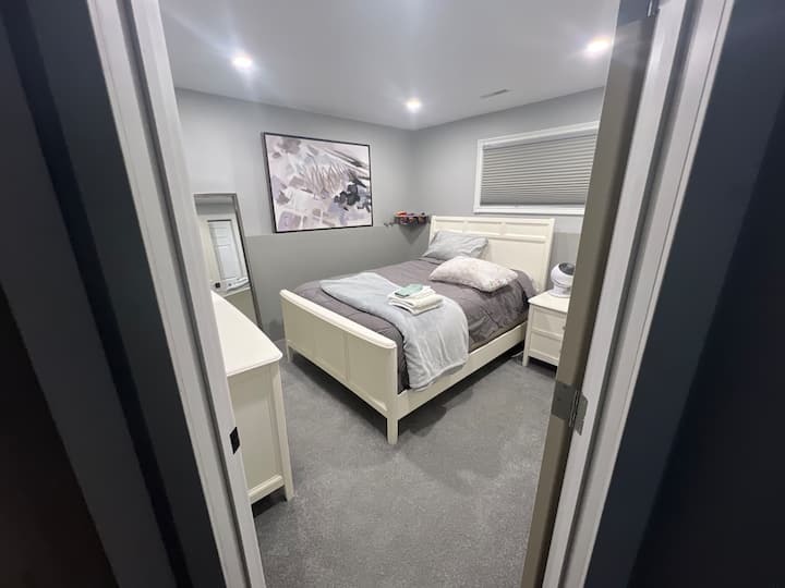 The Smith Stay - Cozy Comfort - Brooks