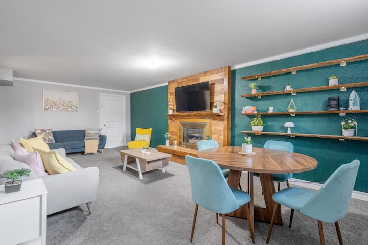 Uni Hospital*2 Beds Ensuite*kitchen*laundry*55tv - London