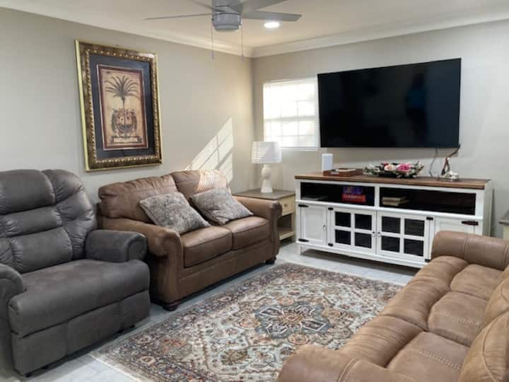 Clean, Spacious, Cozy Home! - Shreveport, LA