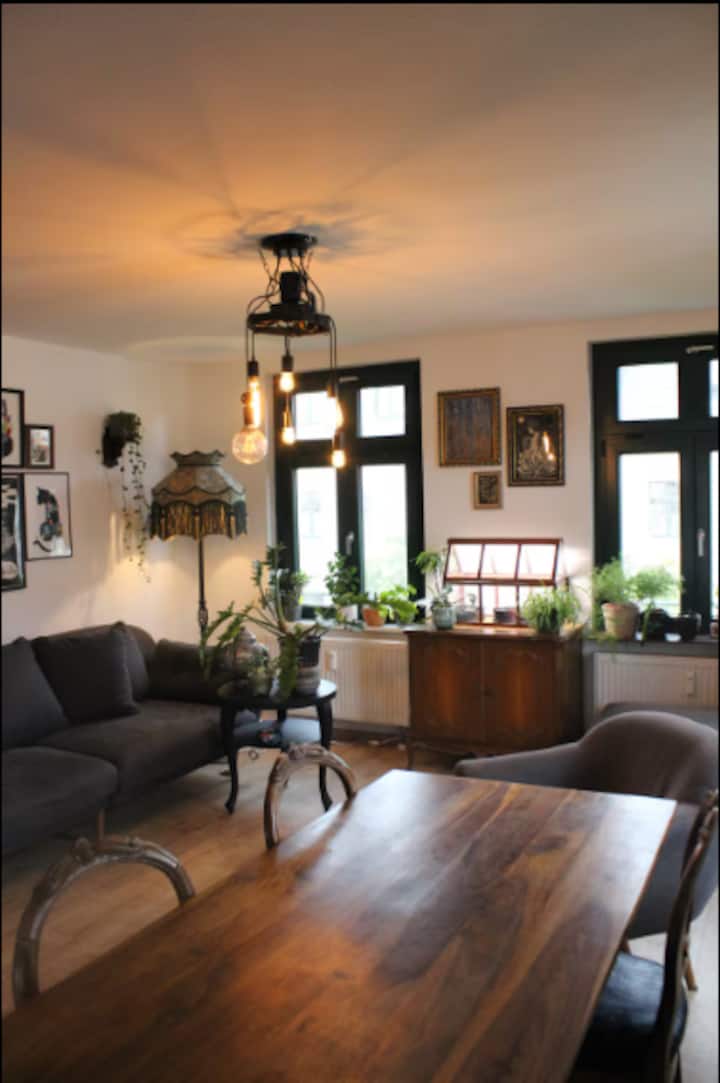 Zentrale Wohnung Mit Balkon - Leipzig