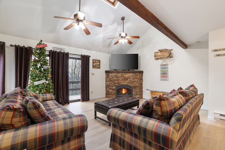 Ski-in, Chill-out |Waterparks & Hiking: 108 Escape - Tannersville, PA