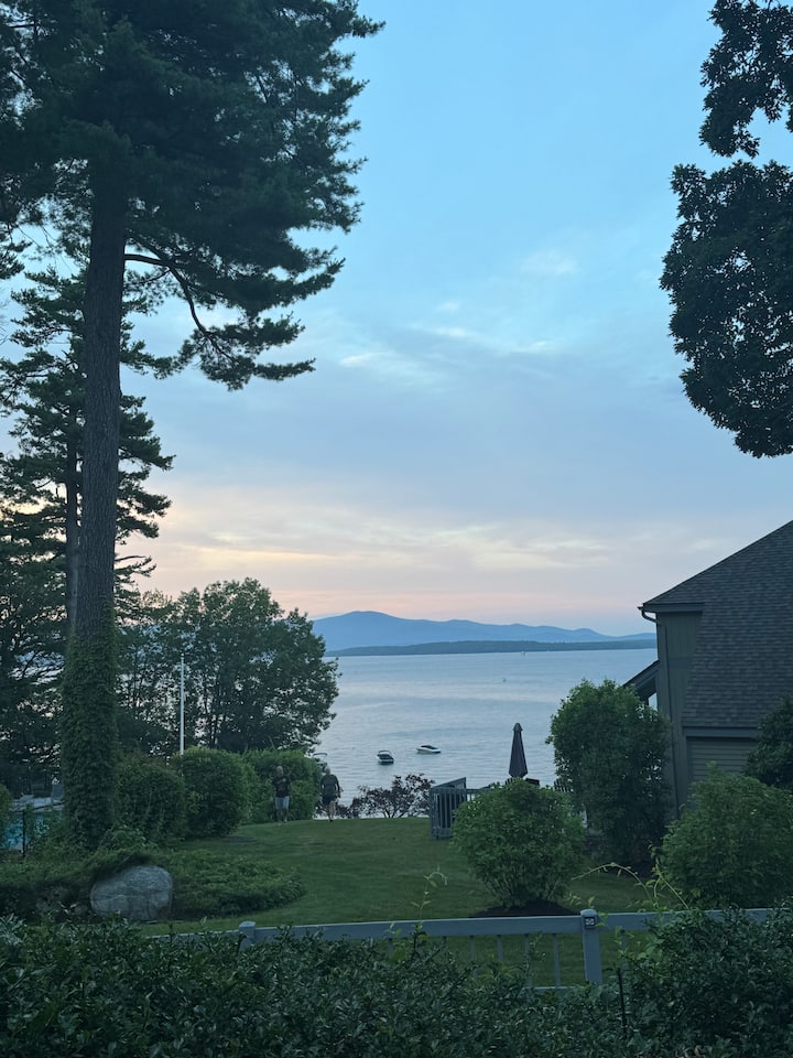Lake 'N Lounge All Day - Gilford, NH