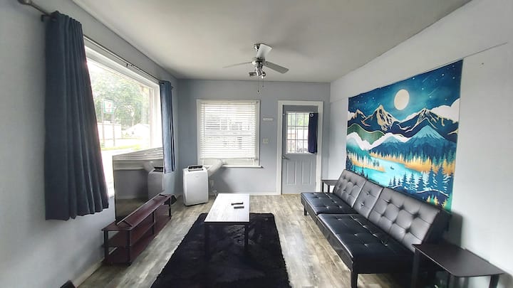 2br Home | Ideal For Workers Near Hwy & Hospitals - Toledo