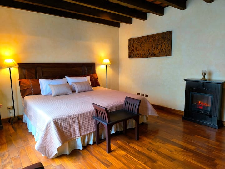 Dimora Jepa: Historic Lodgement In Between Ruins - Antigua Guatemala