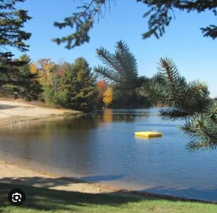 Lakefront 3br | Dock, Firepit | Dogs Free - Prescott, MI