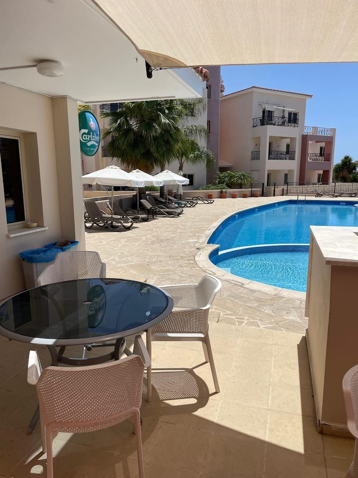 Renovated 1bed Apartment.
Large Pool.
Kings Resort - Paphos