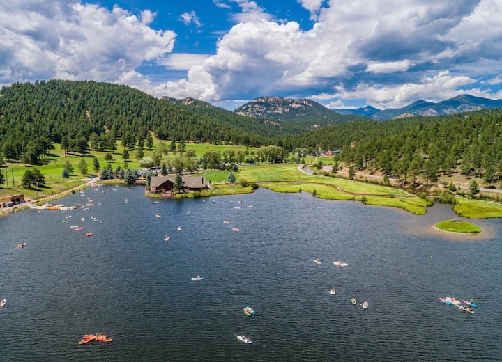 Golf Course And Lake Access! - Evergreen