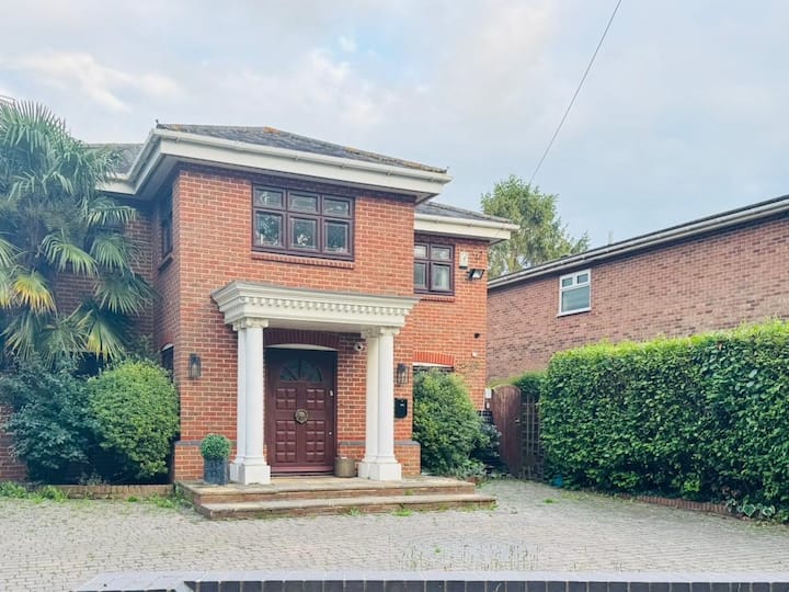 The Canterbury Boutique Mansion & Bubble Retreat - Canterbury