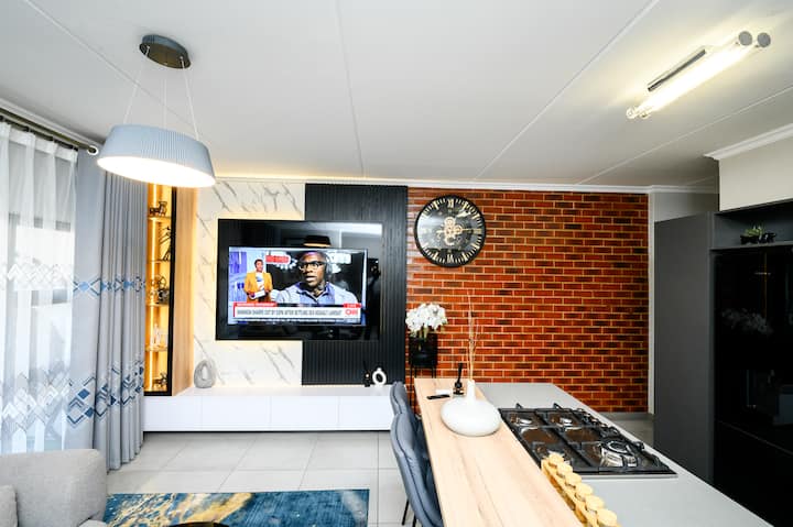 Waterfall Luxe Apartment - Midrand
