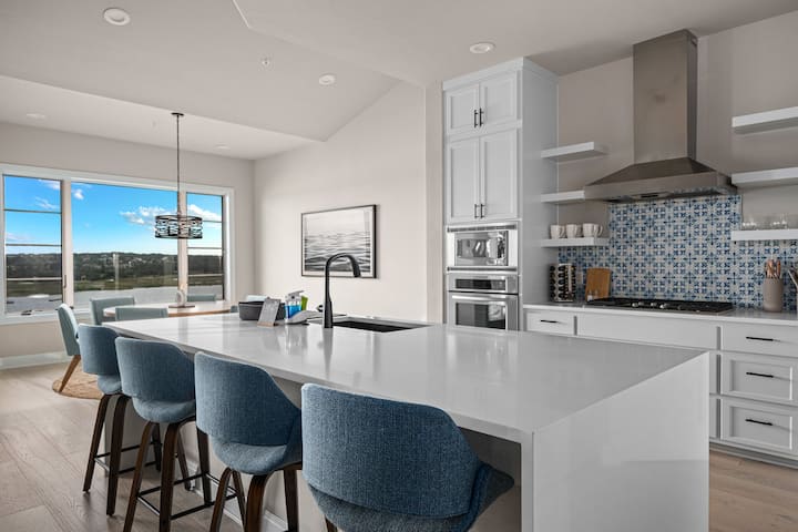 Lake Travis Escape | 2br + Loft - Lakeway, TX