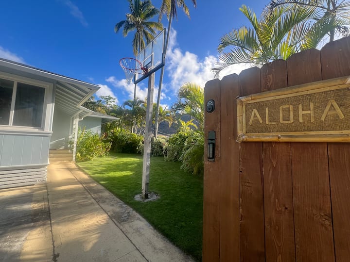 Waimanalo 4br Home • A/c • 1 Block To Beach - Lanikai Beach, HI