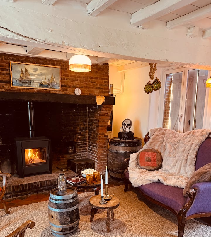 La Cachette Des Pirates, Jacuzzi, Pop Corn Et Film - Noailles