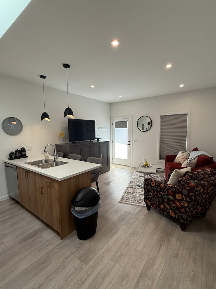 Hummingbird - Tiny Home Kelowna - Kelowna