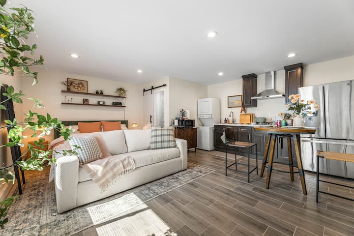 Cozy Oc Gem 8’ To Disney/convention/knotts/beach - Stanton, CA